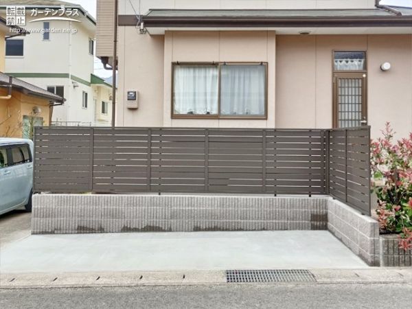 増えたお車も安心して停められる駐車スペースの増設リフォーム工事 (No.22545) / 駐車スペースの施工例 | 外構工事のガーデンプラス