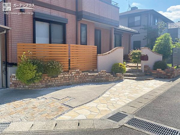 新築のような美しさを取り戻す外構リフォーム工事 (No.22673) / 玄関アプローチの施工例 | 外構工事のガーデンプラス