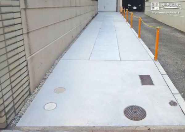 耐久性を重視した駐車スペースのコンクリート舗装工事 (No.23981) / 駐車スペースの施工例 | 外構工事のガーデンプラス